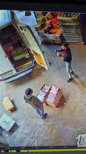 Man accidentally hits face on vehicle door during delivery in Hebron, Palestine