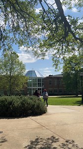 Living for days like this on campus ☀️ | Meredith College