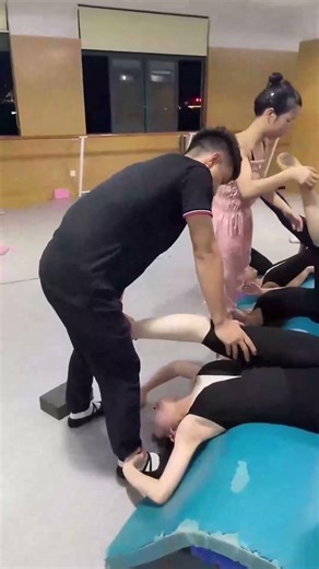 Dance training#shorts#dance#flexibility#gymnastics#split#ballet#training