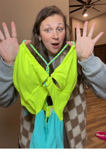 Last year this bathing suit sold out in my size and this year I said I’m not letting that happen! The bright green and blue is so pretty and there’s other color options too! Modest bathing suit but has that style flair that makes it an edgy swimsuit too! #bathingsuit #swimwear #swimsuit #midsizefashion #onepiece