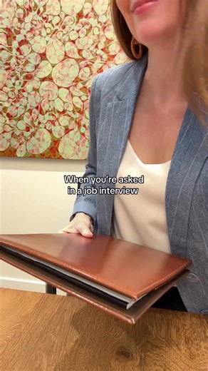 Anna Papalia on Instagram: "⬇️ Here’s the secret, there’s NO “perfect” interview answer so don’t waste your time on google searching for the perfect answer because it doesn’t exist. Job interviews are NOT standardized. What one company likes another doesn’t. If you’re obsessed with the “right answer” you’re missing the point of the interview and not preparing authentically. 🧑🏽‍💻A job interview is just a set of questions about you, so the only way to prepare for interview questions- especially