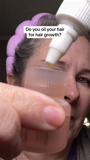 Kitsch hair oiling applicator makes even distribution and oiling so much easier #kitsch #hairoiling #tiktokshopjumpstartsale #tiktokshopcreatorpicks