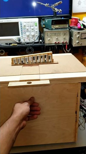 Electric tuning table for accordions