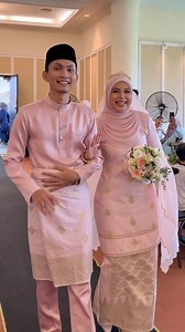 Powered by PIZZASCARF (1528797-w) on Instagram: "Kami sentiasa menantikan bidadari bertudungkan warna kebangsaan PIZZASCARF iaitu Bawal Angel code ROSEPEACH 😭 Cantik benooo ya warna ni. Nampak exclusive benar bidadari kita malam ni iaitu BARIRAH. Terima kasih Barirah yang mempercayai servis PIZZASCARF. Baju Barirah dengan tudung sempurna sangat. Kami rasa berbesar hati memberi perkhidmatan kepada kamu. hehe _ Penatamahkota : @psdd_klang Penyeriwajah : @aamirahazlann Perekabusana : @fatencouture