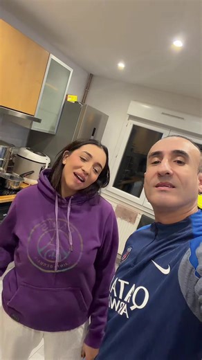 Ici c’est Paris: Un Couple et leurs Choix de Mode