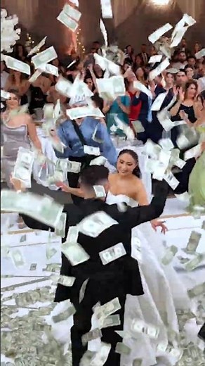Syrian Wedding Entrance: Drums, Celebration, and Showering Money on the Bride and Groom 💸🥁