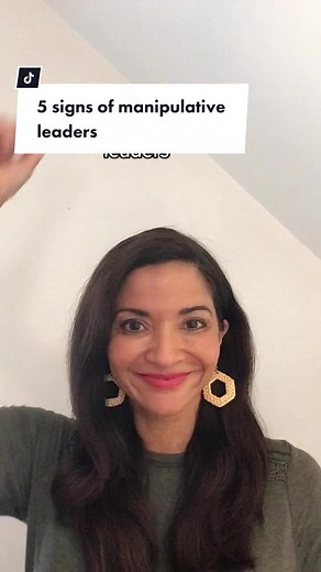 Signs of a Manipulative Boss in the Workplace