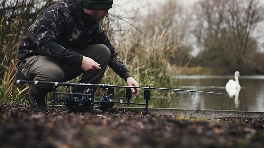 P10 modular carbon 2 and 3 rod buzzer bar sets with bag Buy on Amazon: 2 rod set https://www.amazon.co.uk/dp/B0CBP5133S 3 rod set https://www.amazon.co.uk/dp/B0CBP3J28M Experience the lightness of real carbon combined with incredible strength and a simply cool look. Thanks to our patented clamp connection of the aluminium parts to the carbon, there is no need to use glue that could come loose. Our clamp also has a second effect. Instead of weakening the carbon at the point with the metal part, a