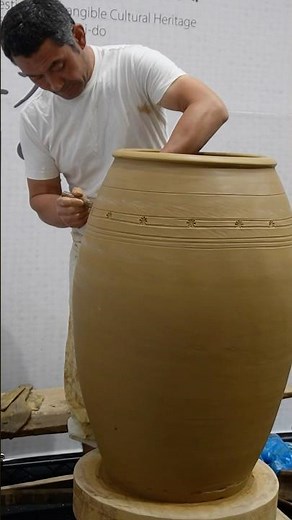 Demonstration of Large Onggi Making at the 2025 Intangible Cultural Heritage Festival#onggi #pottery