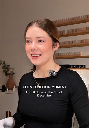 This is the moment. When a client comes back excited because her nails actually lasted. Five weeks. No lifting. No stress. This is why I’m obsessed with structure, prep, and dual forms. Not because it looks good on day one— but because it holds up in real life. ✨ Nail techs know: this feeling never gets old. ❤️ #sanantonionails #satxnails #russianmanicuresanantonio #dualforms