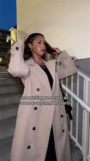 Me the second autumn starts 🍂 Cozy Coat Vibe