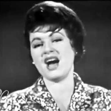 I Fall To Pieces – Patsy Cline live 1963