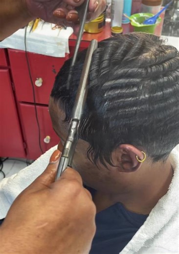 Expert Tips for Achieving Perfect Marcel Curls on Short Hair