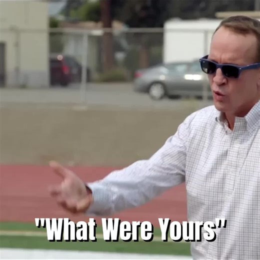 Run Through A MF Face 🗣️ ib: @BG🥉 #marshawnlynch #seattleseahawks #NFL #football #nfledit