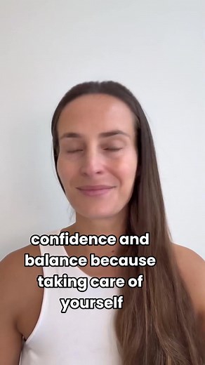 What if your skin could reveal the younger version of yourself? Our new anti-ageing formula acts where the signs of ageing begin: wrinkles, loss of radiance, sagging skin. In just a few days, your skin will appear firmer, smoother and visibly revitalised. | Microssera