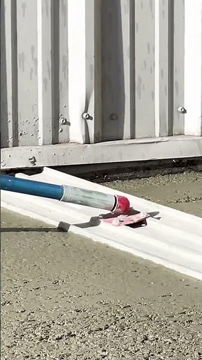 How to Bull float in 35sec #concrete #construction #tools #work #contractor #fyp #diy #howto #tools