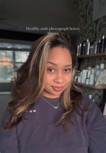 Brides spend months planning the dress. The venue. The florals. The photographer 😉 But the one detail no one talks about? Your ends. The part of your hair that catches the light in portraits. The part that moves when you hug your dad. The part that shows health before you ever say a word. Split ends don’t sit still. They travel. And once they start, they don’t stop. Healthy bridal hair isn’t about trends. It’s about preparation, the right products and Caring well for what you’re growing. If you