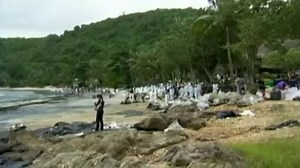 Oil spill in Thailand reaches tourist beaches