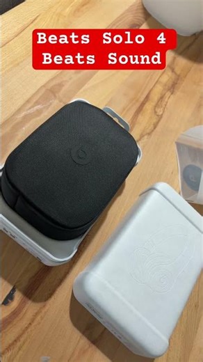 Beats Solo 4 Black/Gold #gaming #sound
