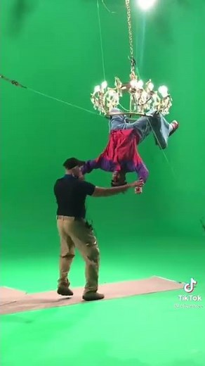 Así se grabó life goes on de Oliver tree