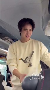 Gem's back is so broad that Fot won't be noticed if he's standing behind 😌 #geminifourth