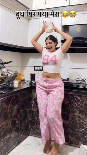 दूध गिर गया 🤣#sapnachaudhary #dance #hariyanvisong #viral #shorts #trending #trendingshorts #newsong