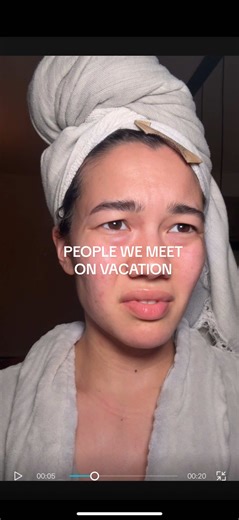 8/10 🌟 cringe at first, but it gets really good!! i love the structure of the story. romcoms are back???? #peoplewemeetonvacation #booktok #reaction #netflix