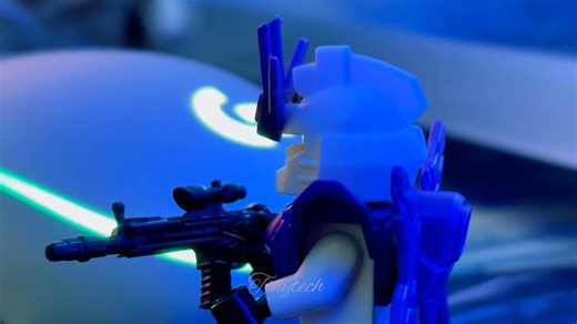 Power up your collection with these Mini Gundam-style LEGO action figures! 🤖✨ Small in size, BIG in attitude 💥 From epic wings to detailed armor and weapons, every piece brings your imagination to life. The best part? You can build this mini action figure of your own for maximum fun! 🧩🔥 Create. Customize. Conquer. 🚀 Tag a friend who would love these! 👇 For more this type of figure cheque comment box 👀 | Tinytech