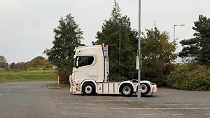 This is Scania perfection 😮‍💨 #scanıa #scanıa #scania #scaniav8 #scaniatrucks #scaniapower #scaniavabis #perfection #truckshow #truckshowseason #truckshow2025 #truckshows | Lee Elliott Truck Photography