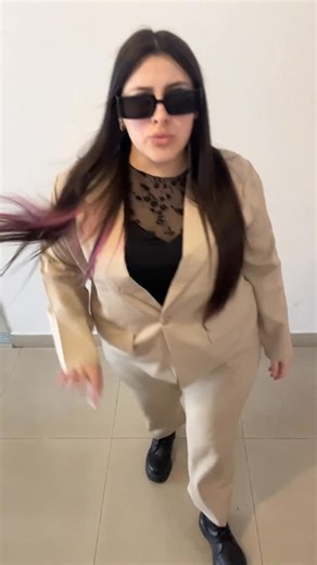 💖✨ ¡La nueva temporada llegó a Ruby Ladies! ✨💖 Blusas, vestidos, pantalones y conjuntos que combinan tendencia, color y estilo 🌸 Ropa pensada para mujeres reales, con diseños que se adaptan a cada cuerpo y ocasión 💃 Sumate a la comunidad Ruby y descubrí por qué nuestras clientas eligen calidad y moda en un solo lugar 💕 📍 Concordia 232 – Flores 📍 Pasillo 1 Local 11 – Ocean – La Salada 💬 Consultá por precios mayoristas #RubyLadies #ModaFemenina #RopaPorMayor #Tendencias2025 #EstiloDeMujer 