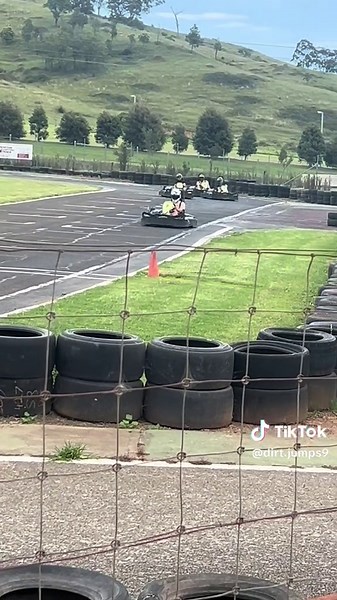 Straight into the tires@dirt jumps @5️⃣1️⃣1️⃣