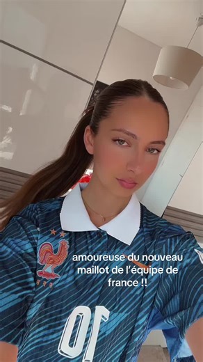 si vous le voulez c’est sur @L’univers du maillot !! code promo: OCEANEHAUGUEL #foot #coupedumonde #france #maillotdefoot #equipedefrancefoot