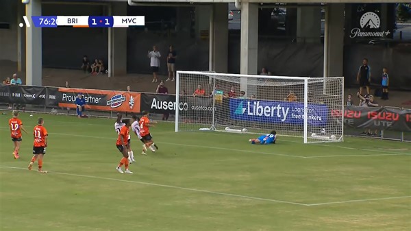 Cometh the moment, cometh Rachel Lowe 🙌 The winning goal from Perry Park, where our leading goal-scorer was as cool as ever 😎 | Melbourne Victory