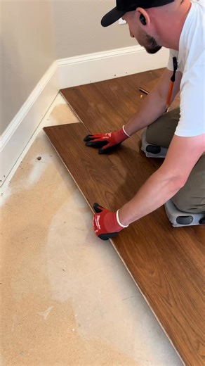 14K views · 33 reactions | Flooring flooring construction remodel DIY diyflooring lvp laminateflooring lvt homeimprovement work hardwoodflooring flooringinstallation | Alzbko | Facebook