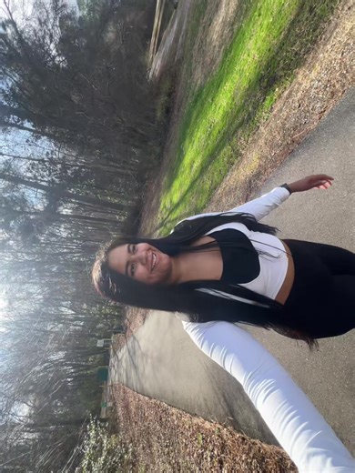 Chloe (@chloechannels)’s videos with original sound - Chloe