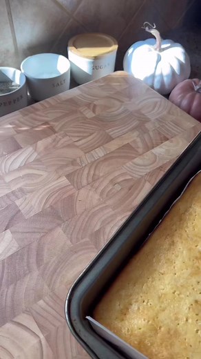 Posted @withrepost • @mizzerybell Easy Cornbread Casserole just in time for the holidays It has a slightly more pudding-ish texture and I love it #6666 | Follia Cooking