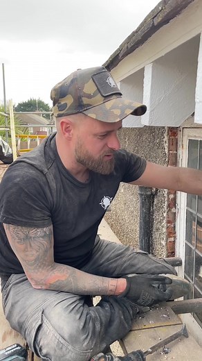 How To Repair Lead Light Windows😮#renovation #viral #glazing #refurb #february #work #nodaysofff #fyp #trending #tradesman #familyhome #satisfying