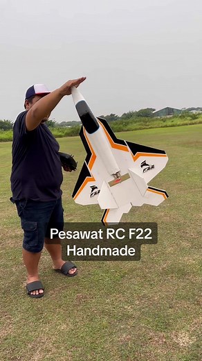 Pesawat RC F22 Handmade