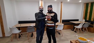 2.8K views · 85 reactions | تحدي مع صديقنا الجزائري على مبارة دور الربع النهائي لكأس العرب يوم السبت بين المغرب والجزائر .vs لي خسر اخلص لعشا نتمناو من المنتخب المغربي مايحسمناش مع الجيران  | Said sintro | Facebook