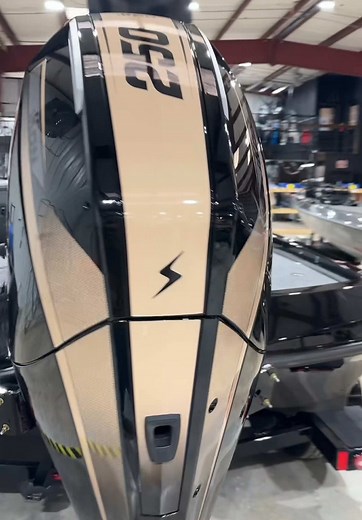 That Sandstone color matched @ZDecals engine graphic on this @iKon Boats is 🔥🔥🔥#bassfishing #boat #fishing #trending #fyp #foryoupage