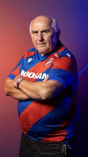 12K views · 141 reactions | PLZEŇ ZÁŘÍ PRO LEGENDY! Ⓥ Jiří Valenčat zasvětil většinu svého života fotbalu ⚽ Jako předseda vejprnického klubu ho vede s obrovským nasazením a láskou ke hře, která spojuje generace ❤️ Podpořte ho v hlasování a pomozte mu dostat se do základní sestavy ️ HLASOVÁNÍ ➡️ https://bit.ly/41KBCIy | FC Viktoria Plzeň | Facebook