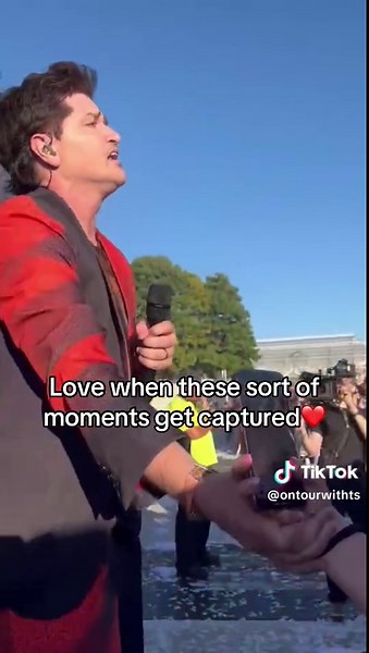 On tour with TS on TikTok