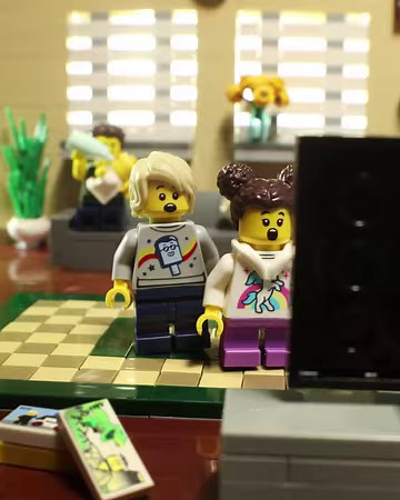 15K views · 493 reactions | Families have more fun inside LEGO Insiders! A place where exclusive builds and amazing rewards help everyone click. Grab the fam and come on in! https://lego.build/join-now | LEGO | Facebook