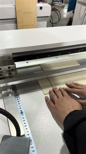 Manual V grooving machine for rigid box and case.