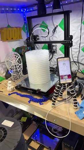 3D Printed Stringy Lamp Showcase