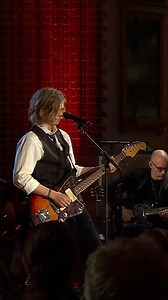 Happy Christmas everyone! Loved playing on Strålande Jul this year on TV4. Make sure you watch the full show on TV4 Play! 🎄🫶#oscarstembridge #reels #christmas Bruce Springsteen | Oscar Stembridge