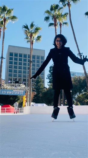 Christmas goals 🎄 #iceskating #studentlife #journalismstudent