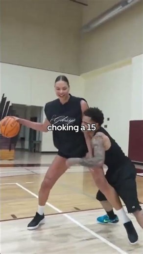 WNBA Player vs 5'6 Streamer!