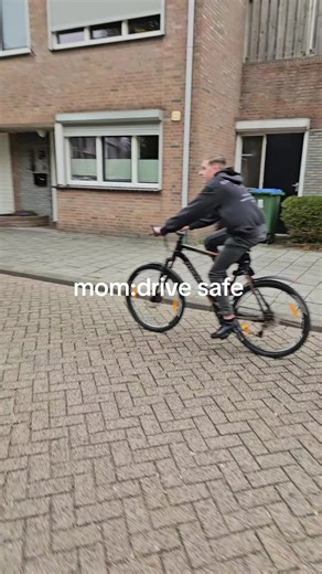 Driving Safety Tips from Mom: Stay Aware on the Road