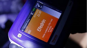 Tři kila efedrinu objevili liberečtí policisté v autě, majiteli hrozí 12 let